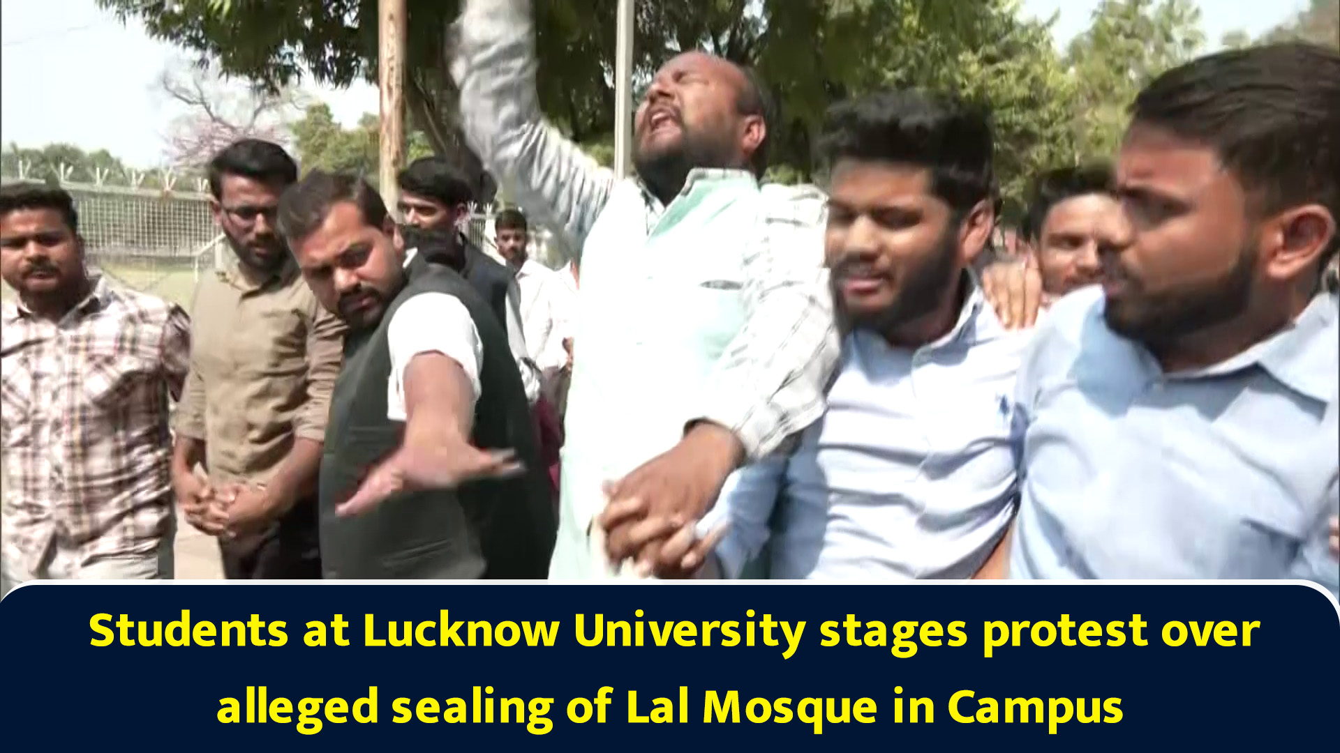 Students at Lucknow University stages protest over alleged sealing of ...