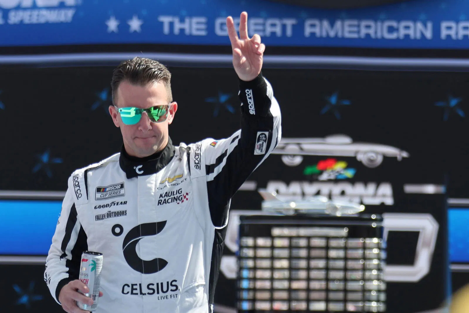 17 NASCAR drivers reveal their favorite country singers: King Petty tops!