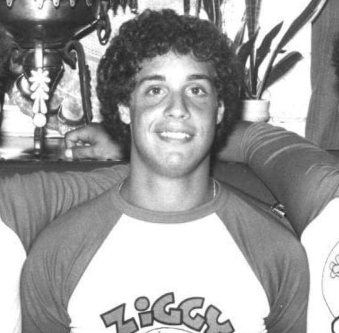 Identical strangers: How three triplets were split