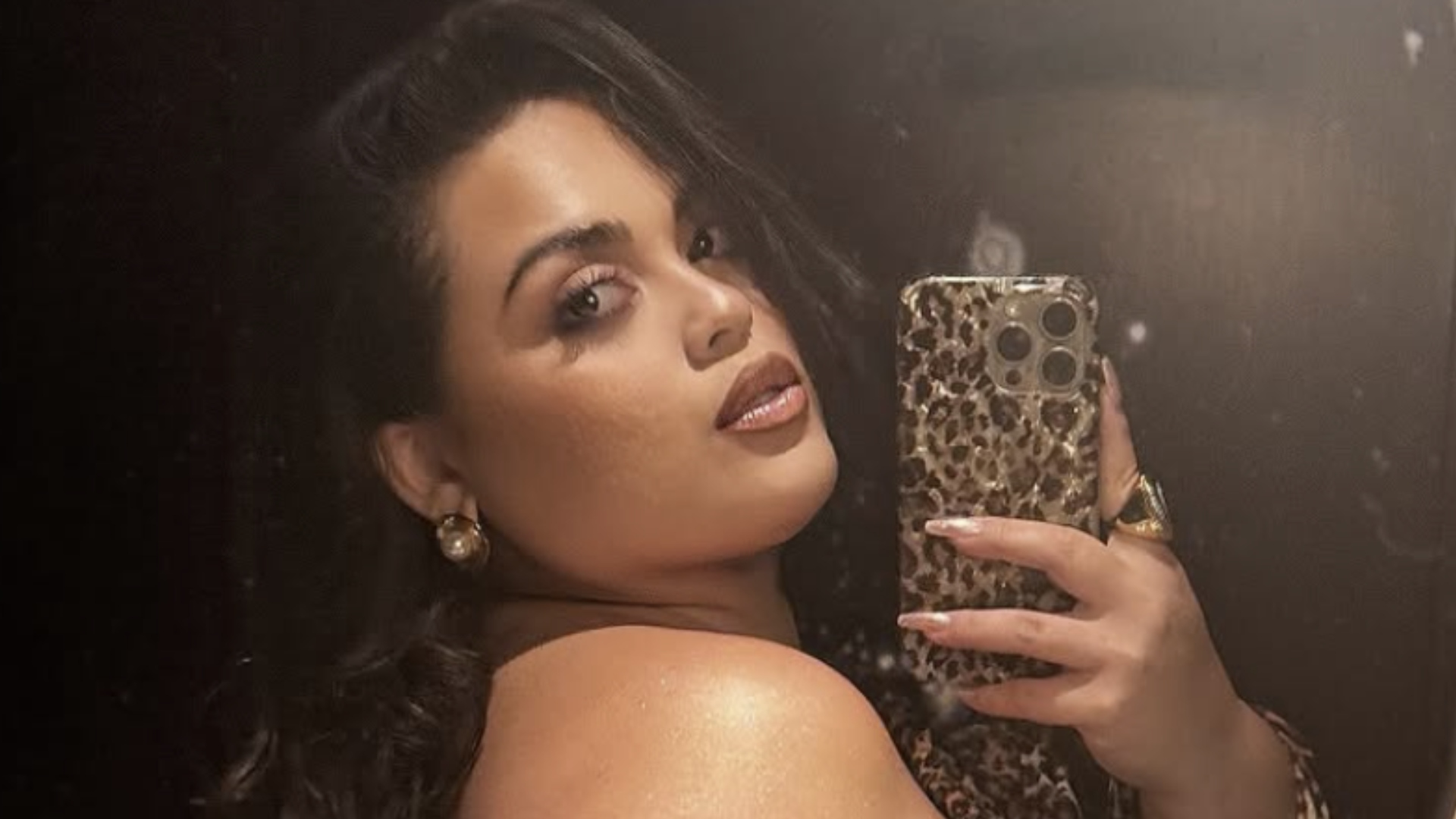 A "body positive" influencer, she speaks about her "controversial ...