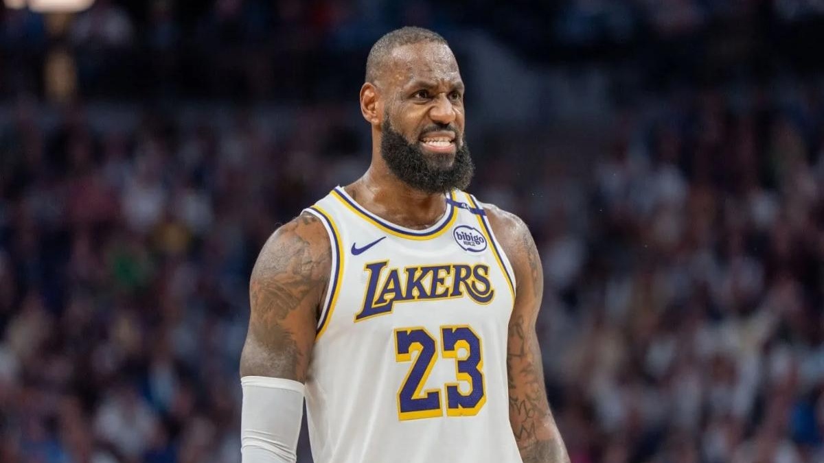 King LeBron James sets a new scoring peak in the NBA