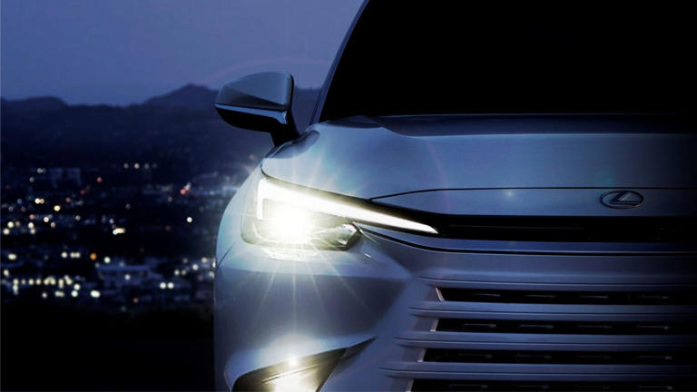 10 luxury hybrids that blend spaciousness with efficiency