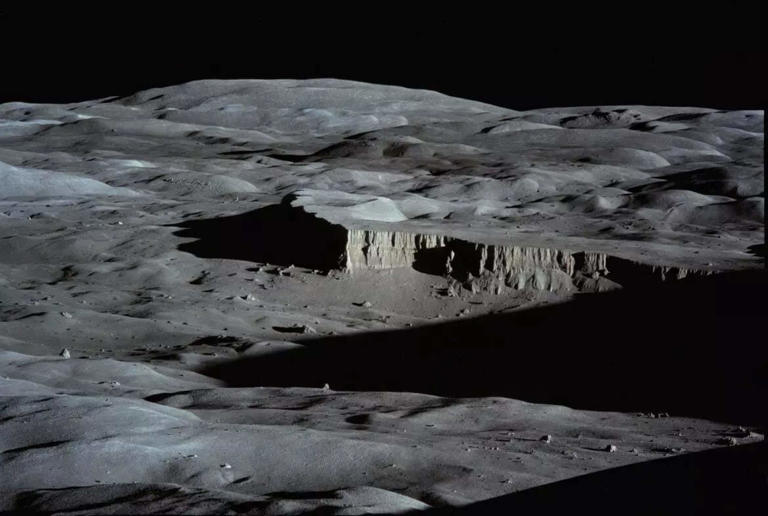 What’s causing cracks on the moon’s surface?