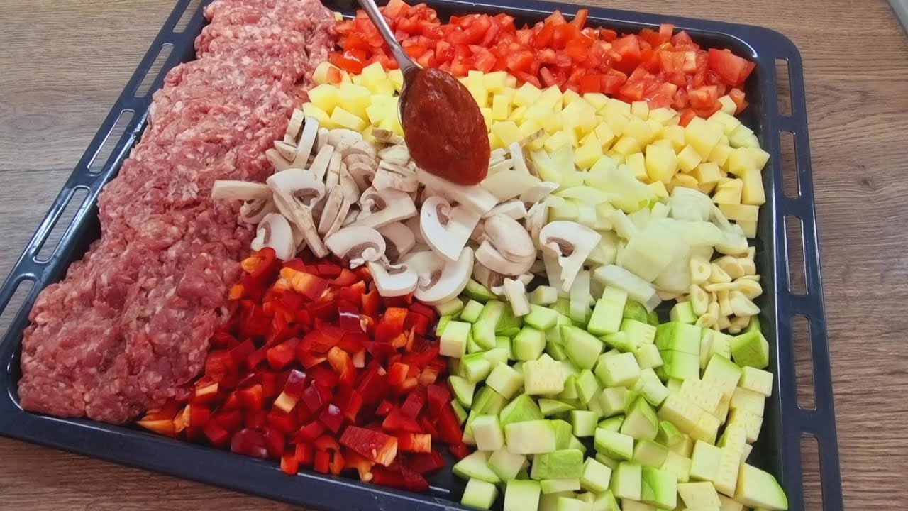 Chop everything, mix it, put it in the oven – and a delicious dinner is ...