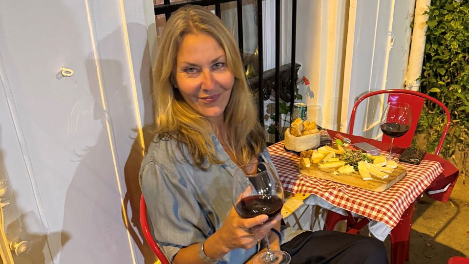 She had a vision of herself living in Paris. Now this American woman ...