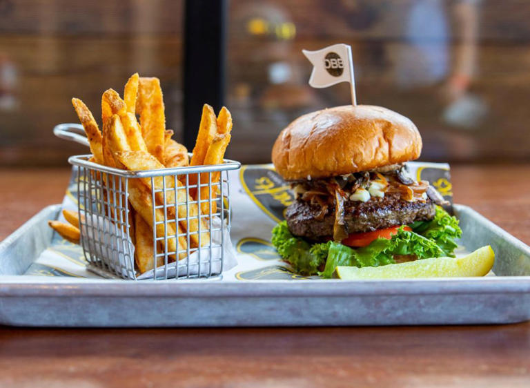 5 best burger chain restaurants in America, according to chefs
