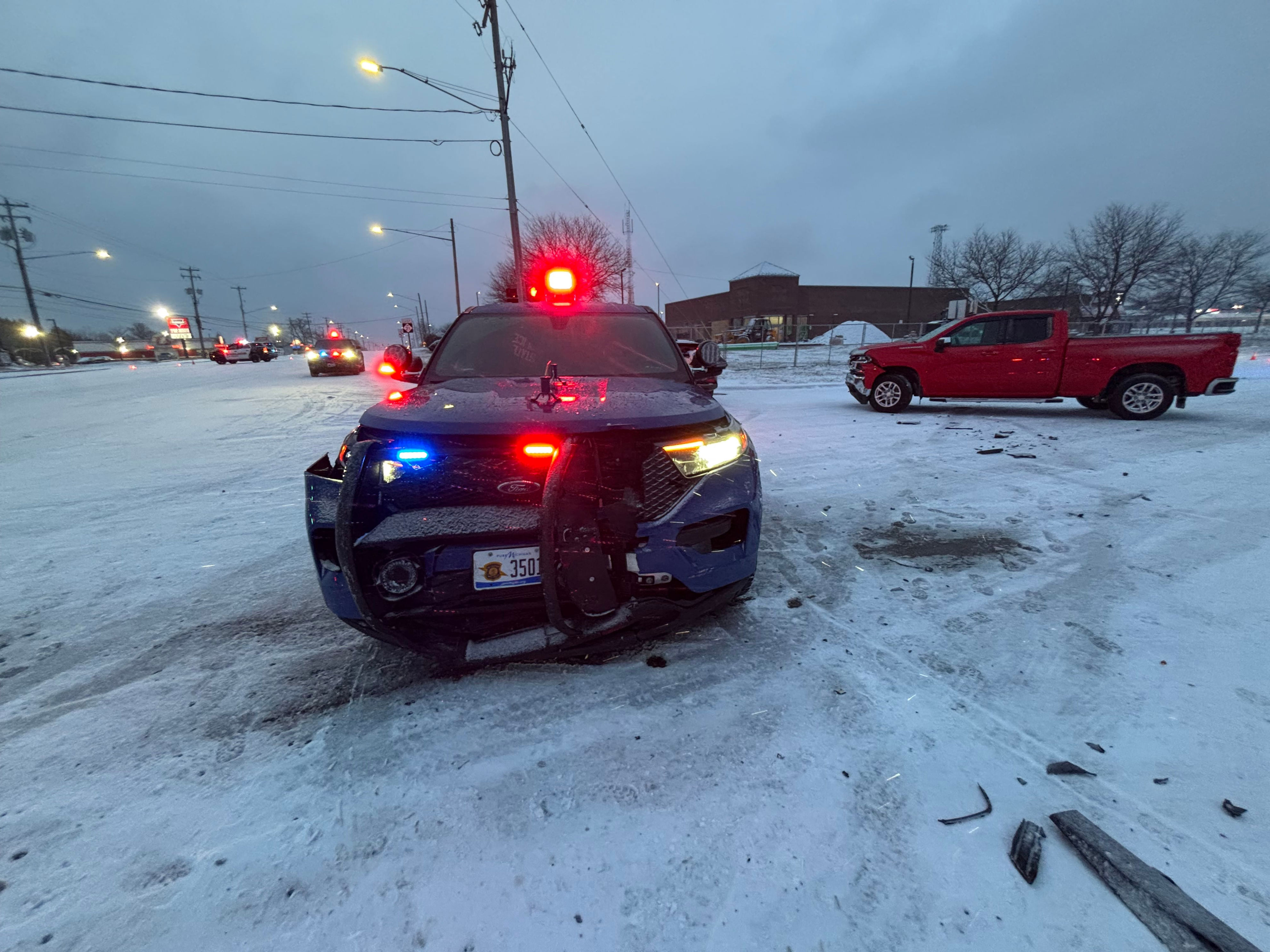 Two Michigan State Police troopers injured after driver runs red light