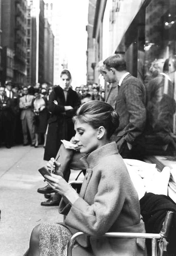 26 vintage photos of famous figures looking super cool