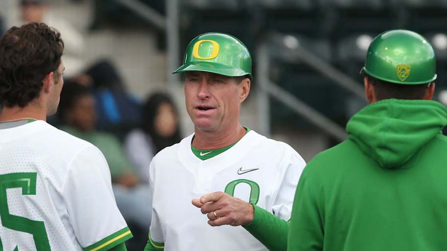 Oregon Ducks baseball coach Mark Wasikowski reaches career milestone
