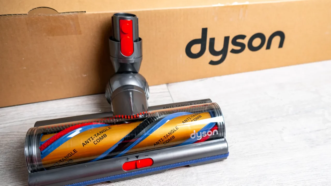 Dyson’s thinnest stick spins at 140,000 rpm, but is $449 worth it?