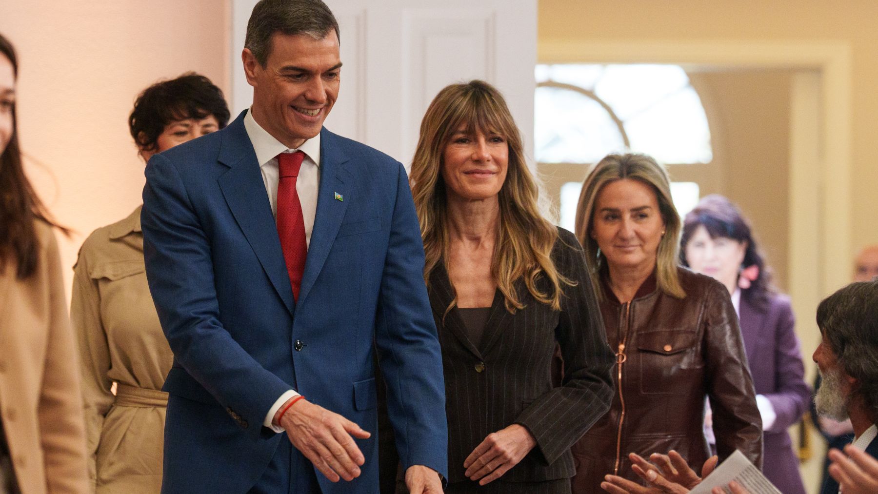 La UCO halla contratos de la cátedra de Begoña Gómez al «margen de la ...