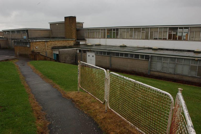 Pictures show what life was like in Blaenymaes, Swansea, more than 20 ...