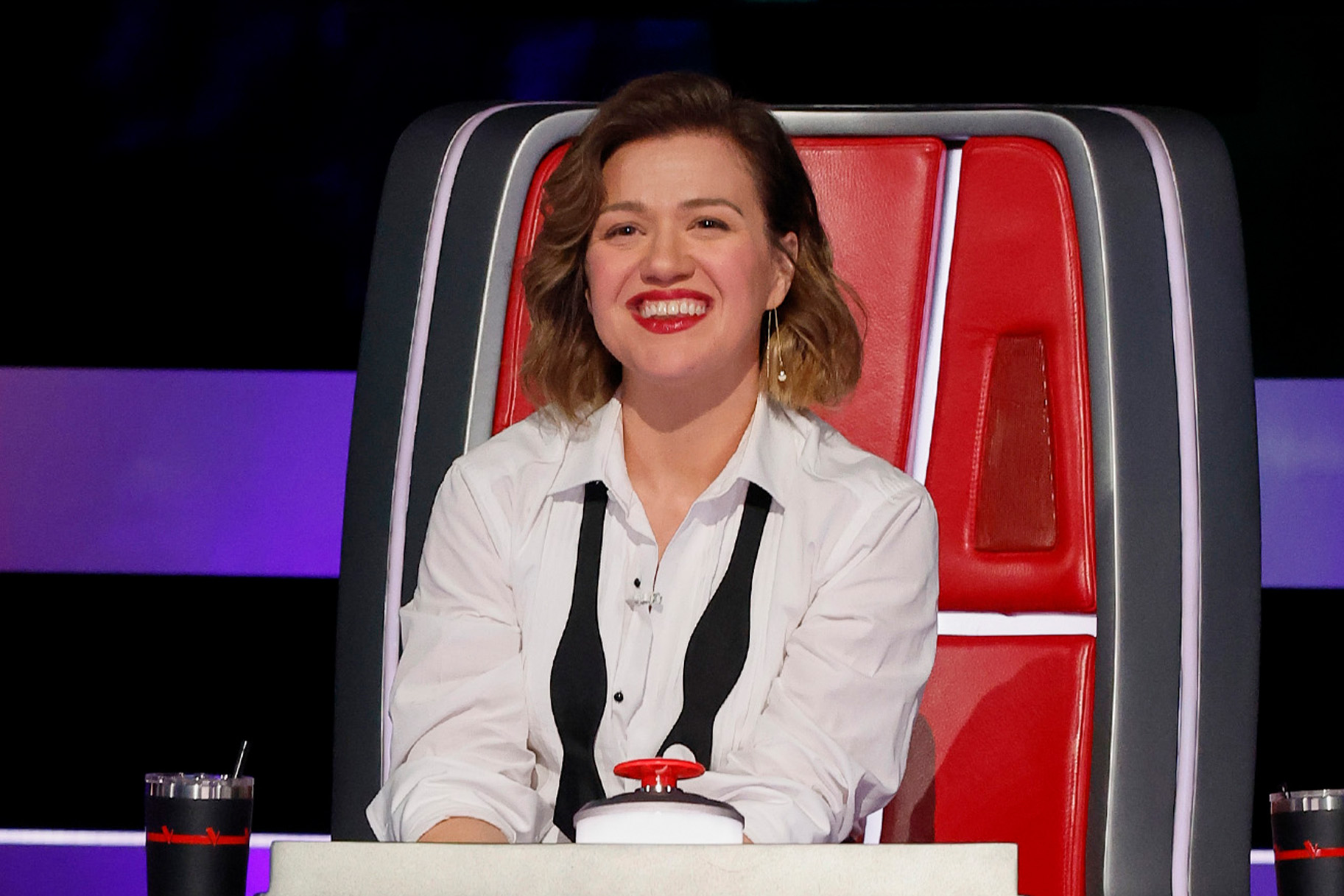 Why Kelly Clarkson’s bob on The Voice isn’t permanent: "I can’t be ...