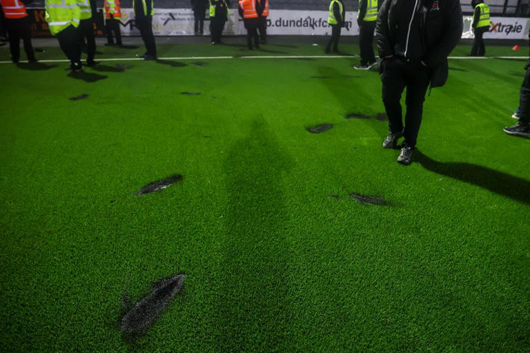 Sports minister furious over Dundalk v Drogheda incident as taxpayers ...