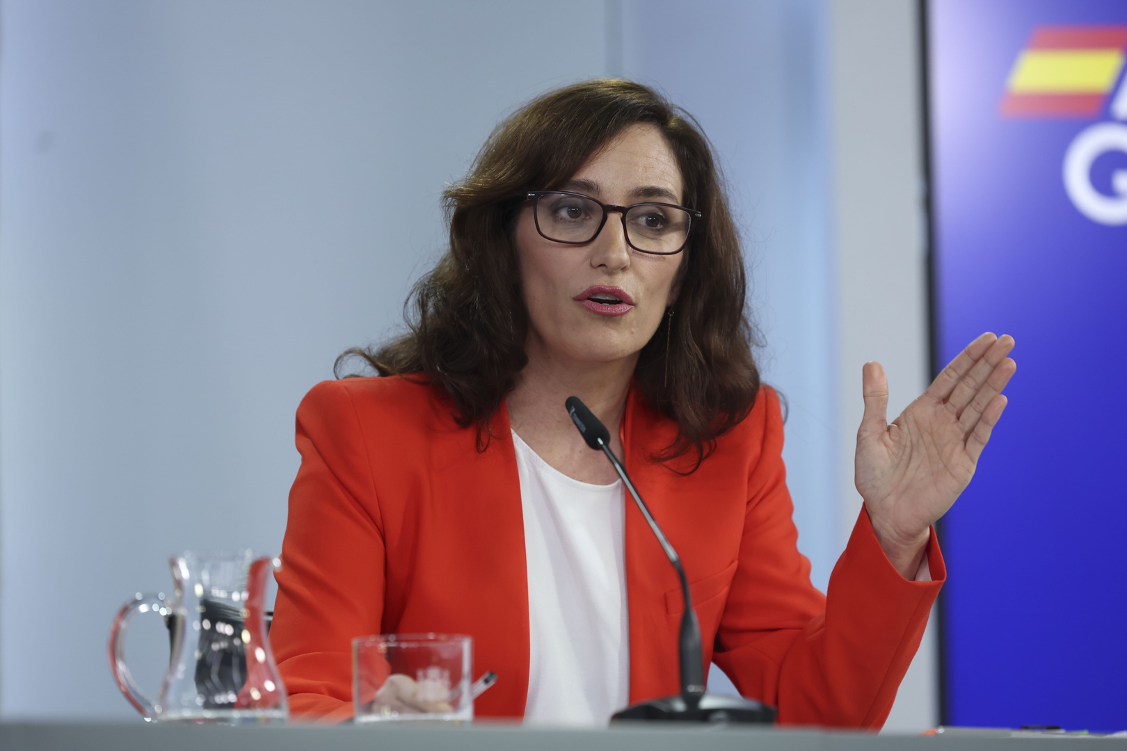 Mónica García dice que son las comunidades las que tienen que pagar ...