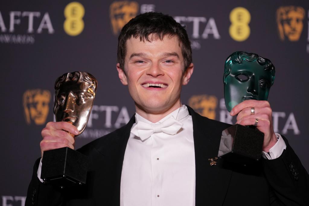 Who is Robert Aramayo? The British actor of Basque descent who ...