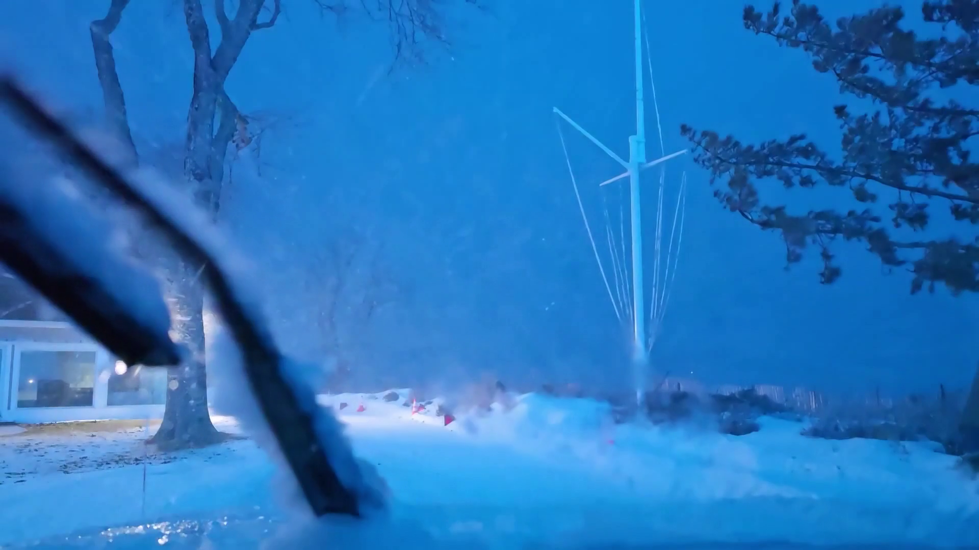 Thundersnow lights up skies over South Shore as nor'easter moves in