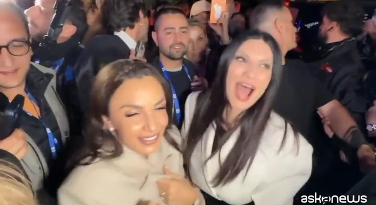 Sanremo, Laura Pausini ed Elettra Lamborghini: siparietto sul red ...