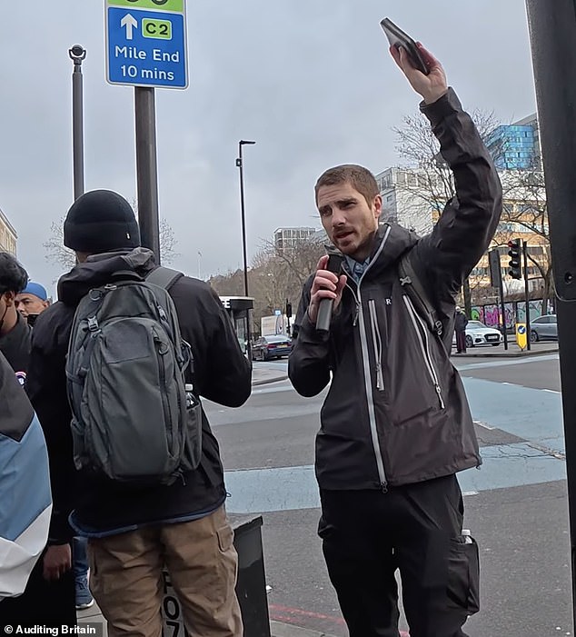 Moment Muslim man shouts 'we don't want to worship a Jewish man' at ...