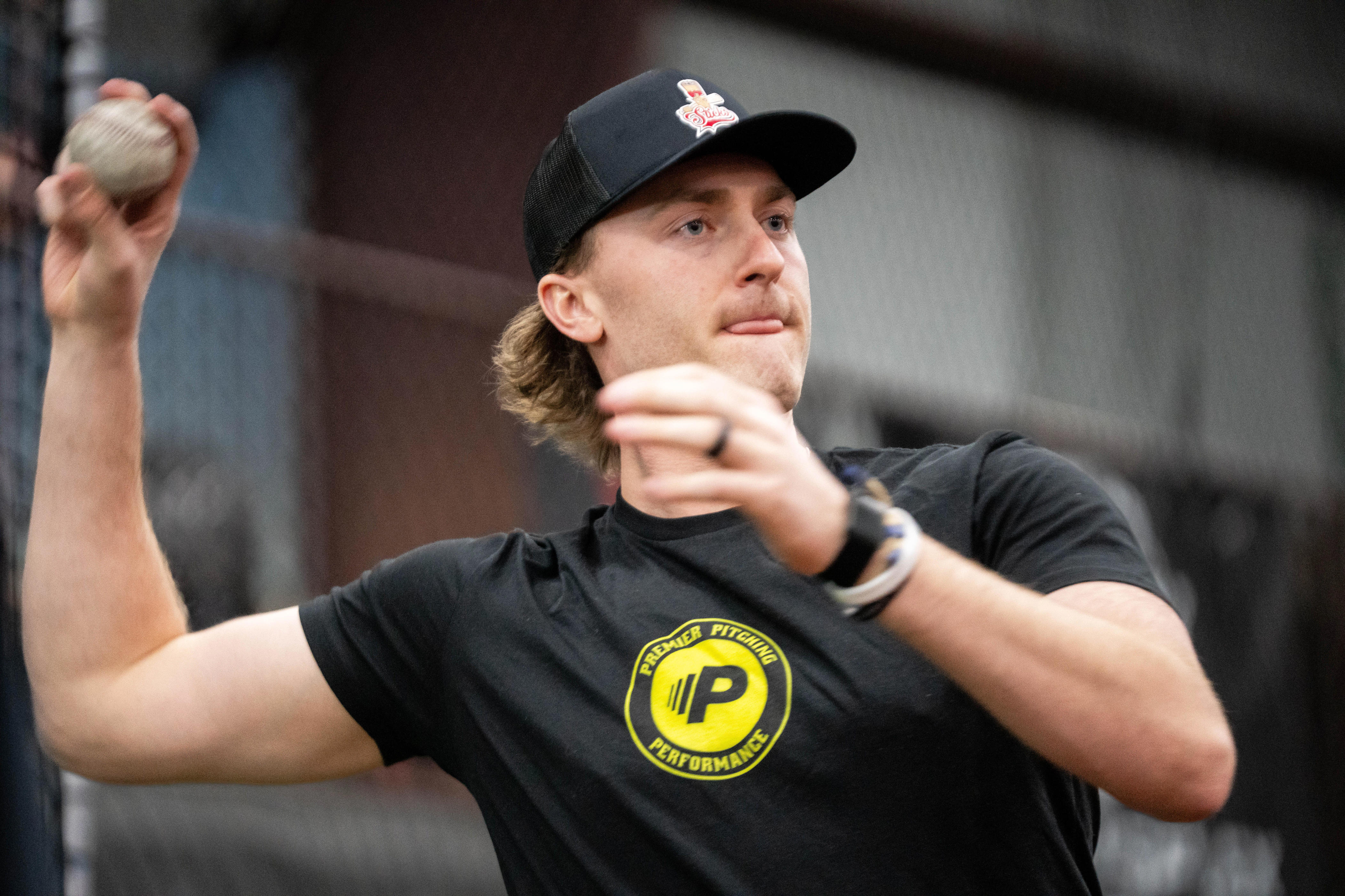 Iowa Sticks coach Tyler Ras signs with Cubs, gets another shot at MLB
