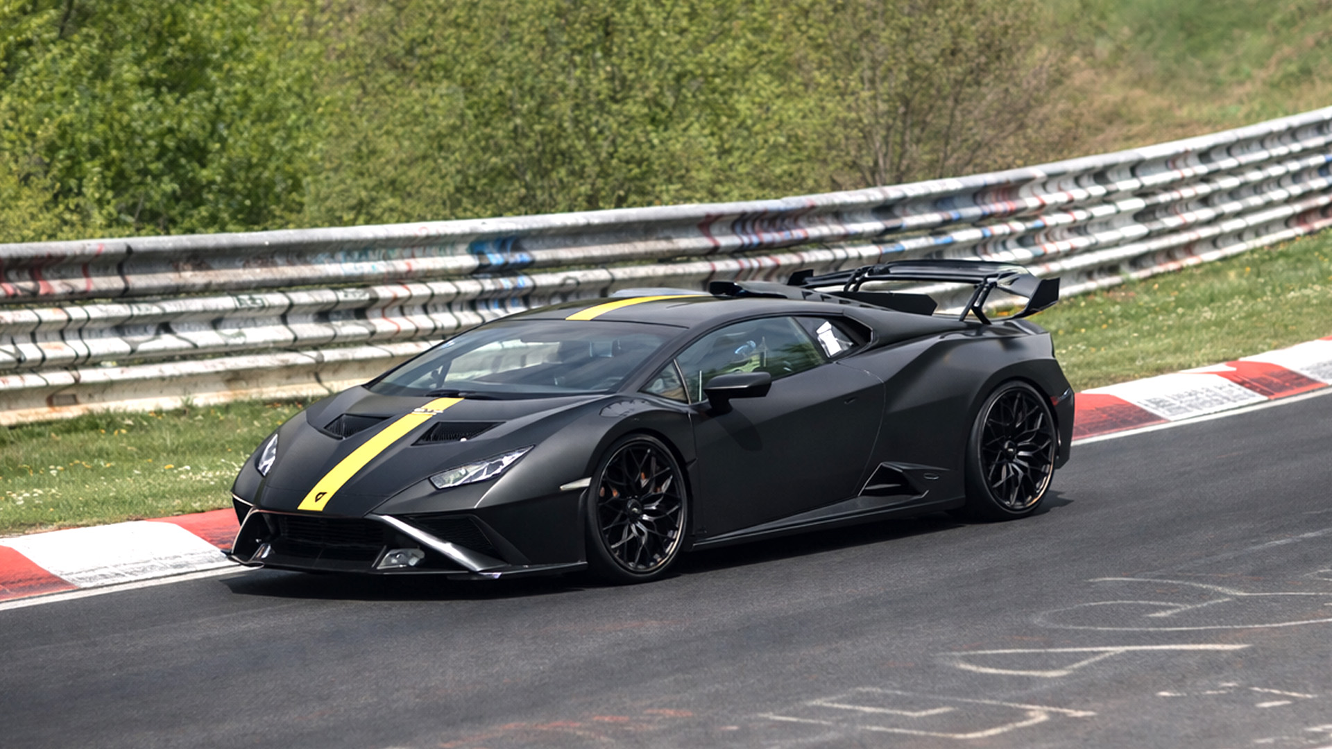 Huracan STO testing its limits at Nürburgring Nordschleife