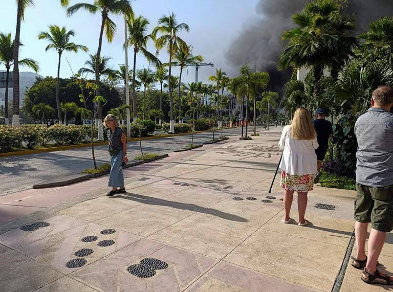 'We were dodging burning buses.' Tourists still stuck in Puerto Vallarta