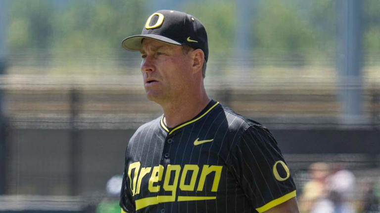 Oregon Ducks baseball coach Mark Wasikowski reaches career milestone