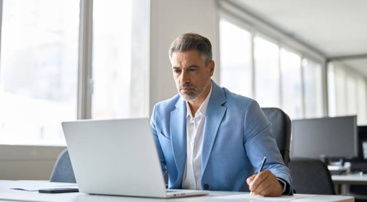 This 54 year old grew his TFSA up to $800K by following the stock picks ...