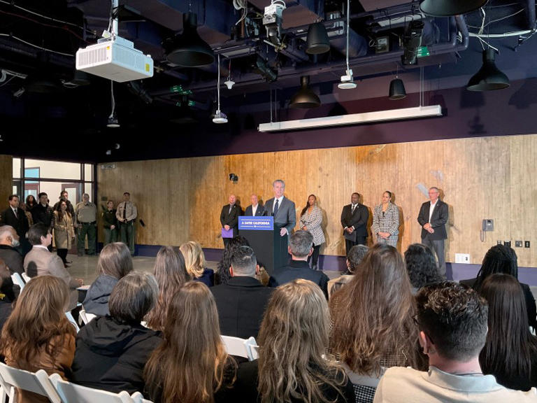 Newsom joins San Quentin inmates, staff to celebrate opening of $239M ...