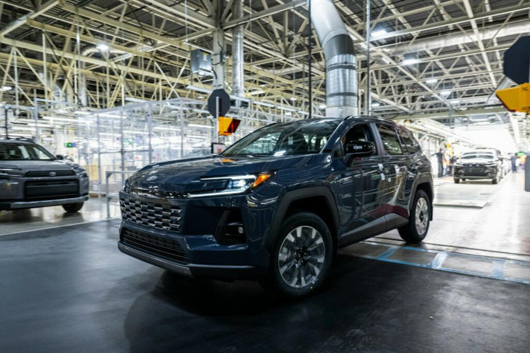 Trump slaps 15% tariff on imports, but the auto industry just caught a ...