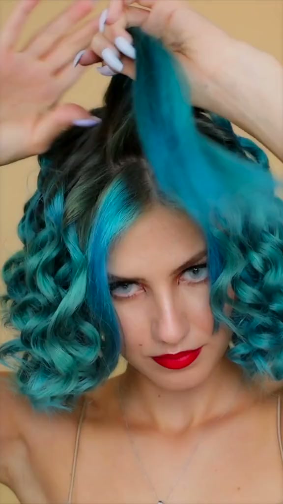 Transforming my blue bob with super tight curls