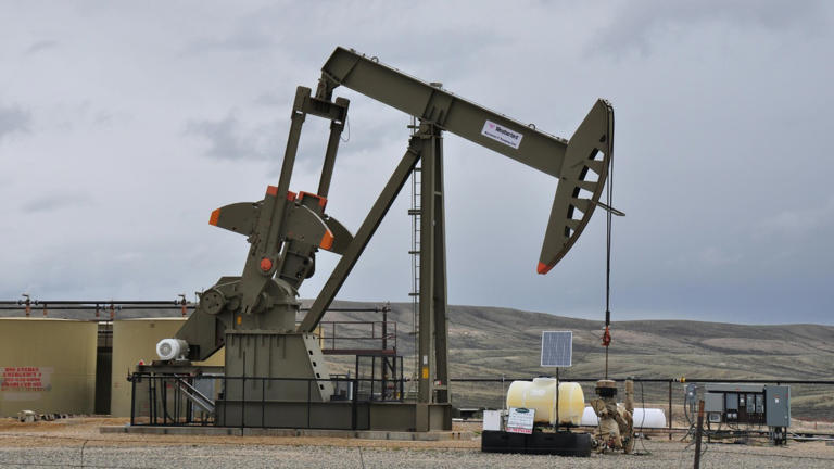 Venezuela’s oil mystery: Why the biggest reserves on Earth sit nearly ...