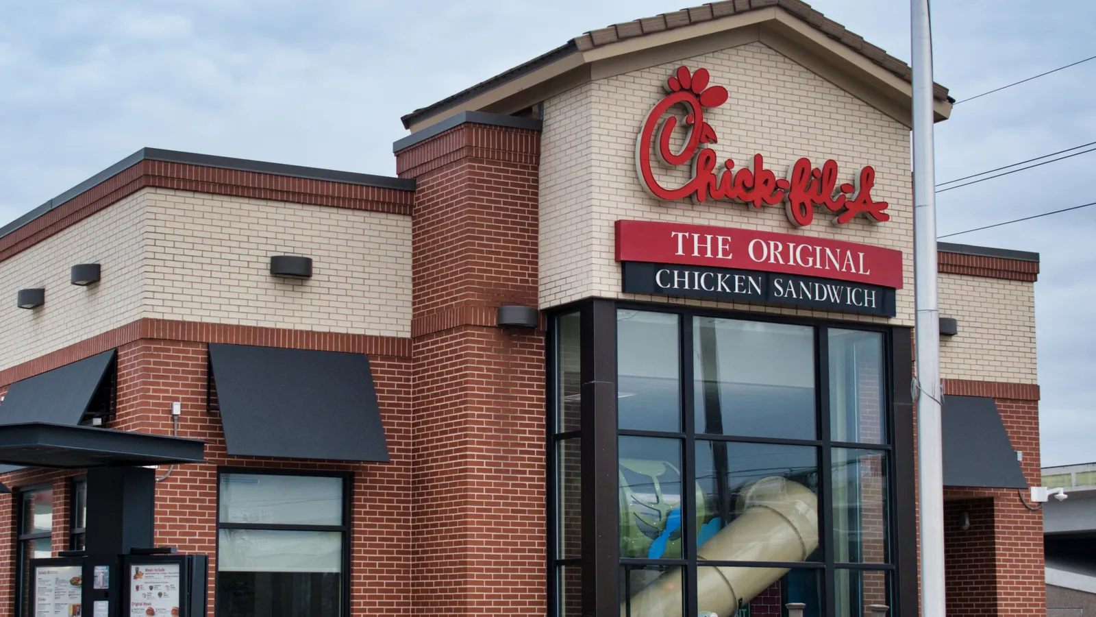 Why the male diner reputation of Chick-fil-A and Raising Cane’s is ...