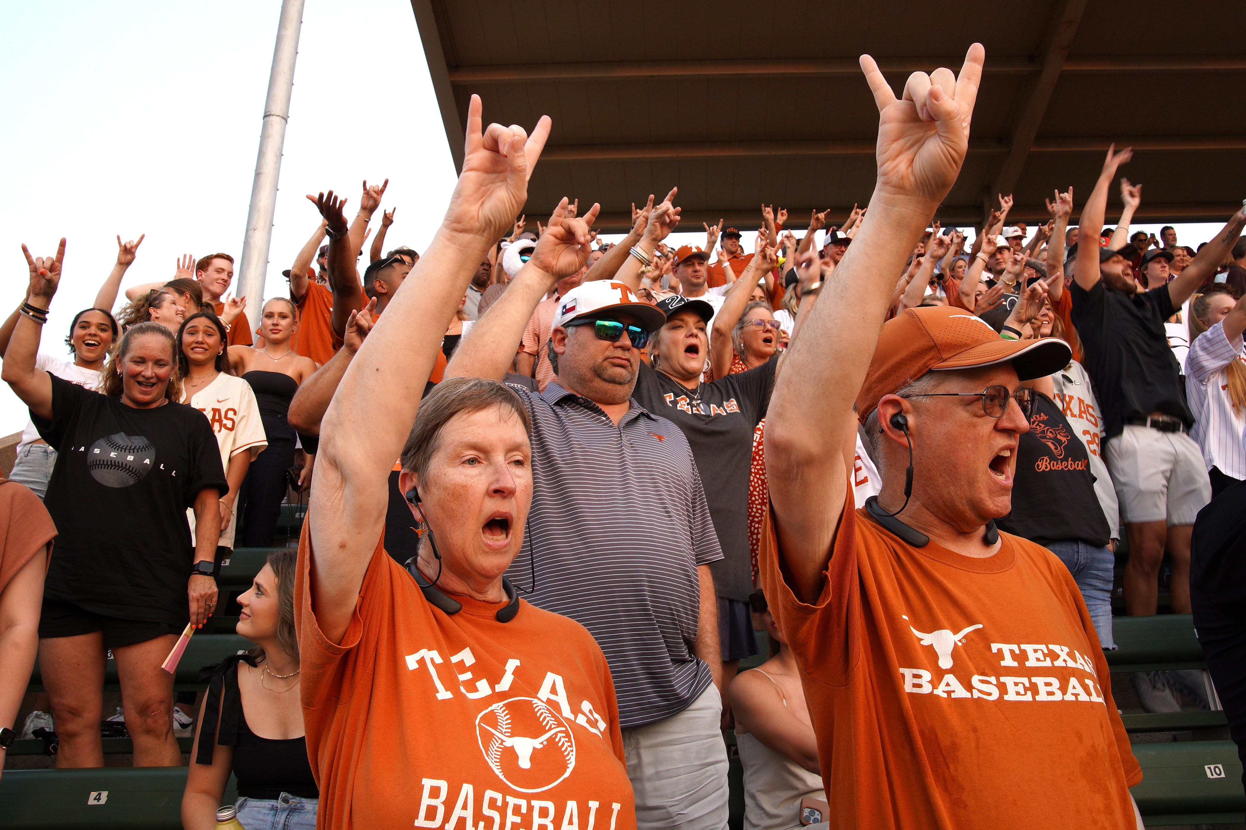 18-1 Texas baseball holds firm at No. 2 in coaches poll