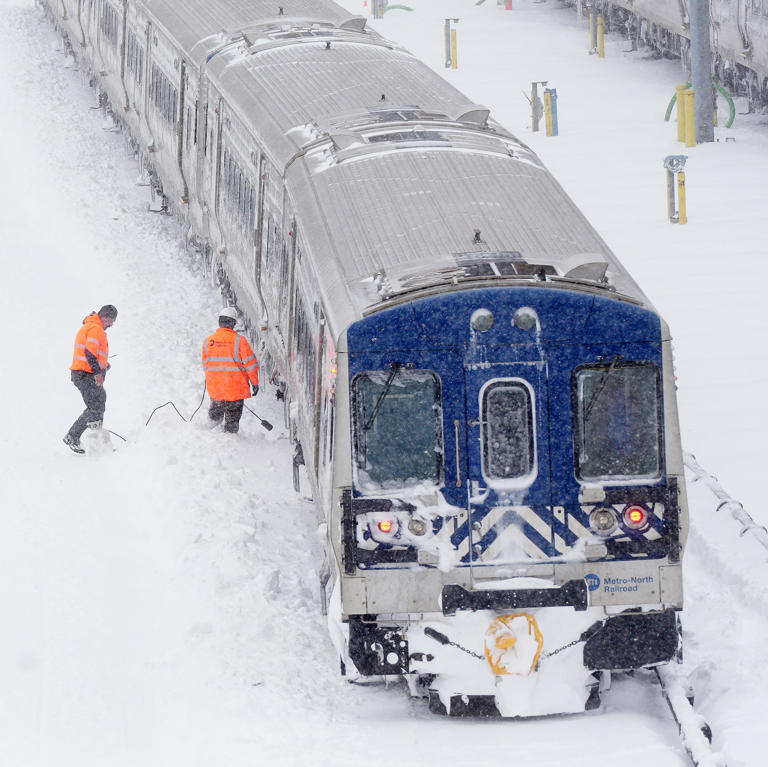 Blizzard hits NYC, northeast; more snow forecasted