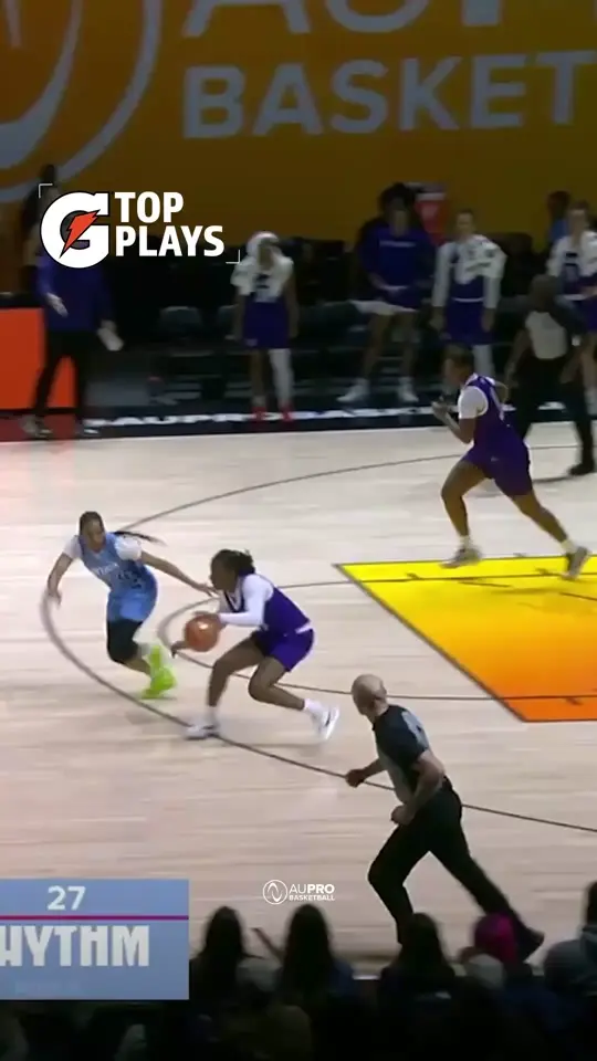 Big-time jumper beat the halftime buzzer 🥵 Top plays presented by Gat