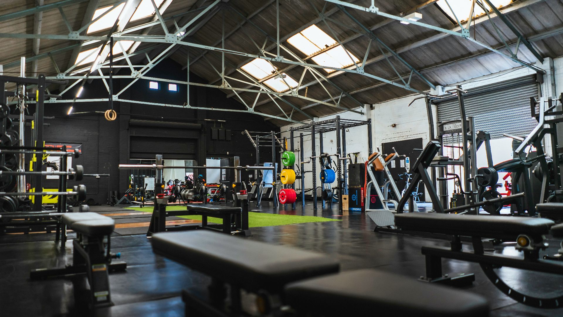 10 signs you're in a great gym & 10 signs you're stuck in an awful one