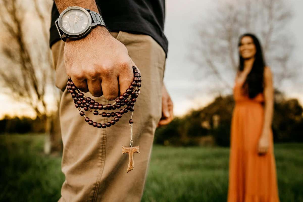 10 clues he’s not the godly man you think he is