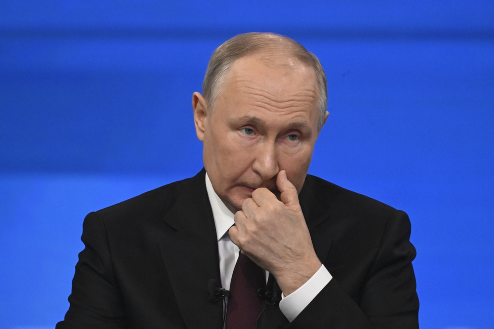 Putin back in public after speculation about his health
