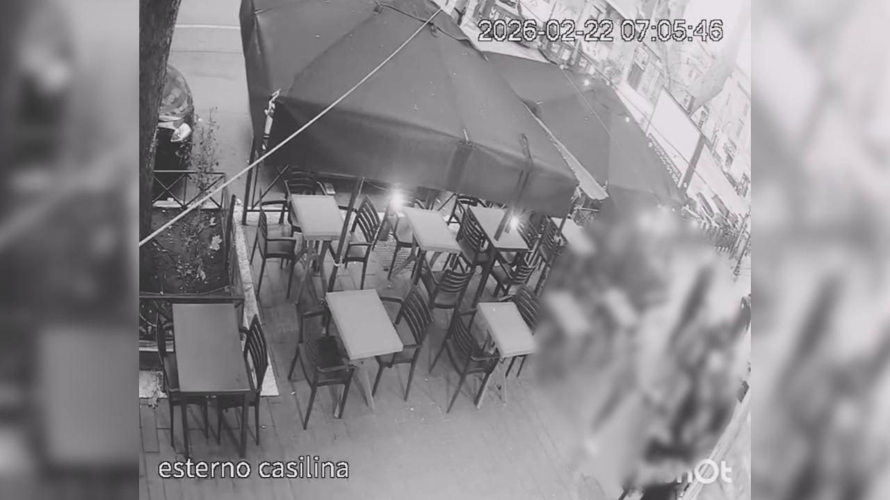Torpignattara, allontanati dal bar perché molesti: si vendicano ...