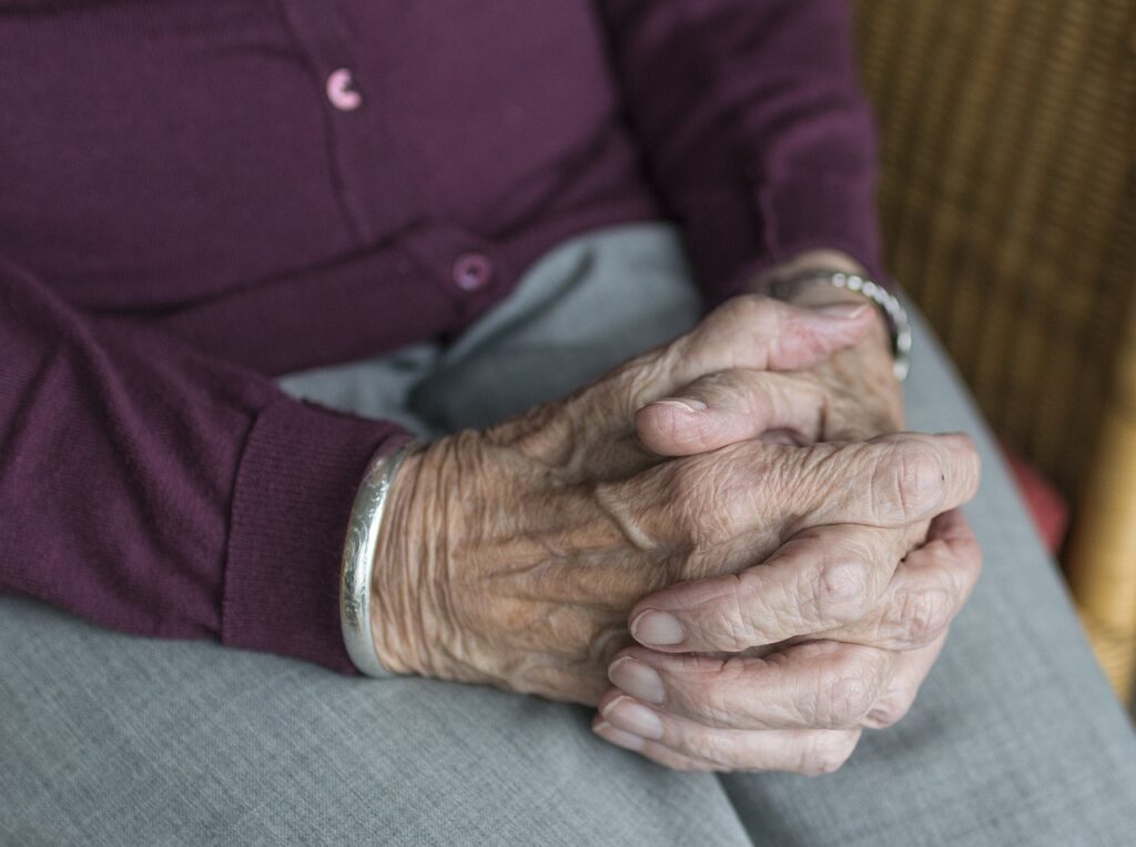 15 harsh truths about growing old alone no one talks about