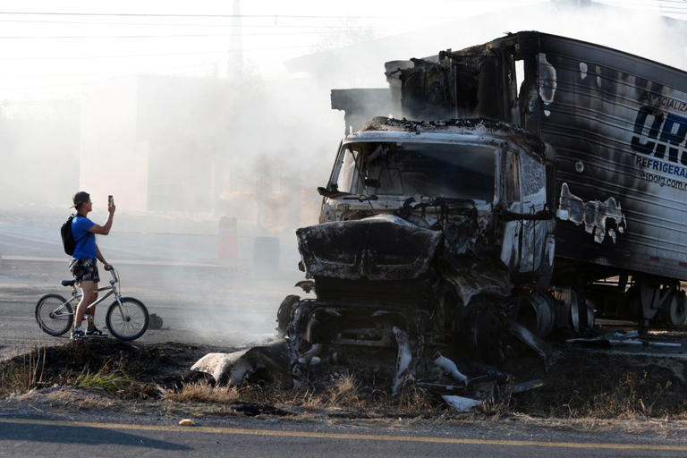 Mexico tourist towns fear reaction ahead of World Cup after violence