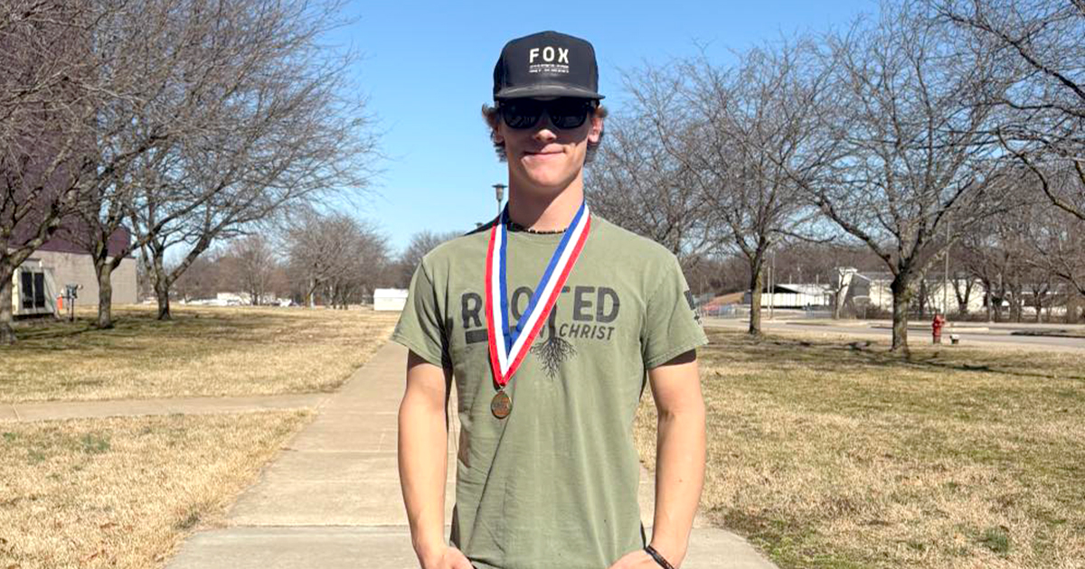 Hinkle wins Houston’s first-ever individual welding title