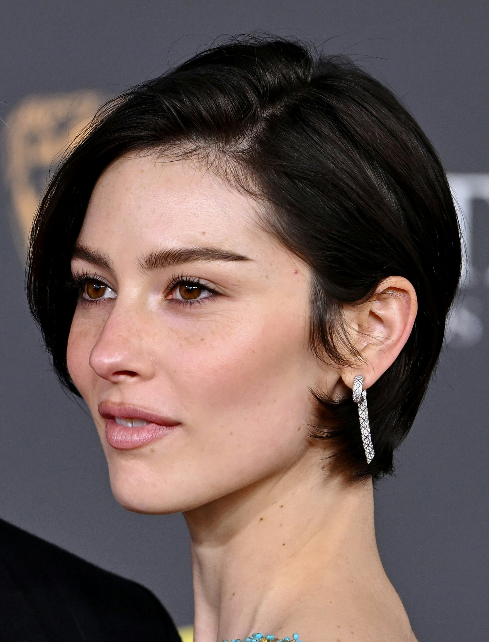 Take it from Demi Moore and Gracie Abrams, cropped hair is back and ...