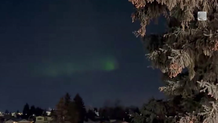 A green ripple of auroras streaked through the sky over Red Deer, AB on ...