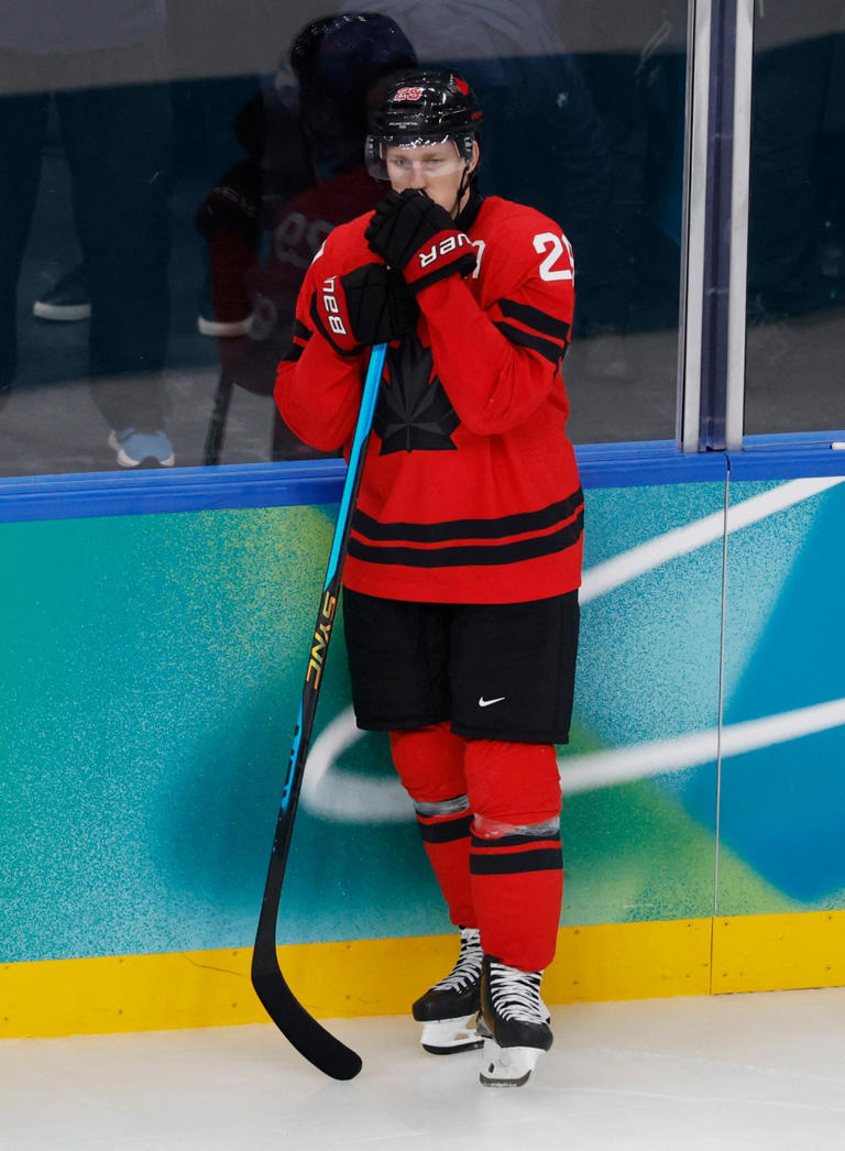 Nathan MacKinnon critics inundate Canadian hockey star with painful ...
