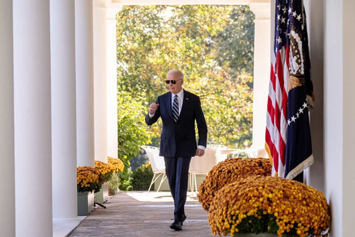 Joe Biden turns commercial flight into surprise meet-and-greet ...
