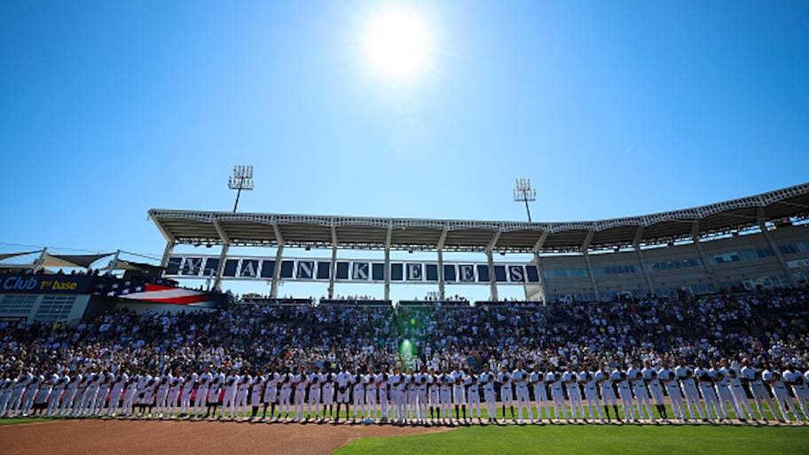 Yankees' huge spring training roster makes for amusing photo during ...
