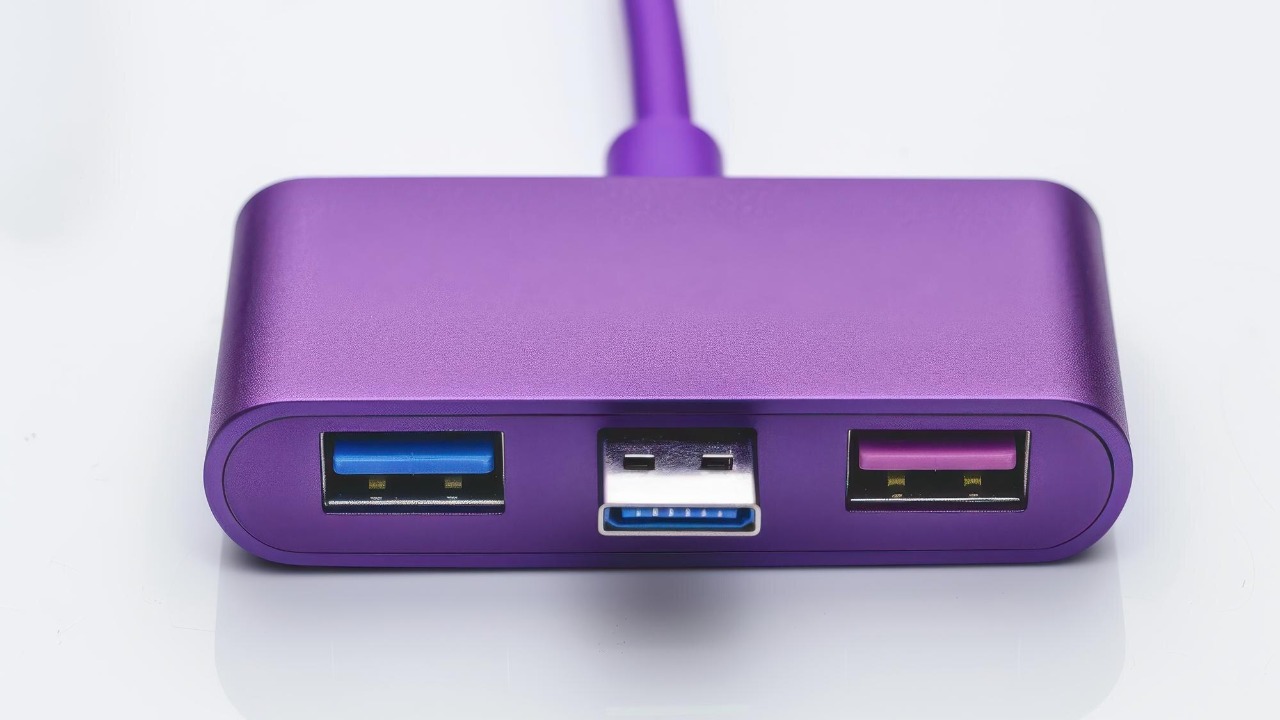 Why are some USB ports purple? What that strange color really means
