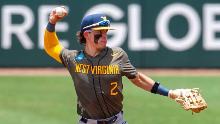 WVU baseball rockets up top 25 poll after series win at Liberty